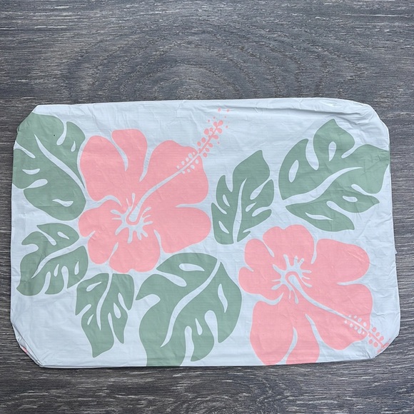 ALOHA Collection | Bags | Aloha Collection Small Pouch Big Island ...